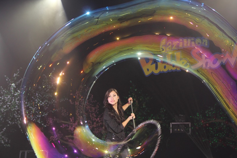 Gazillion Bubble Show โชว์ฟองสบู่ สุดตระการตา