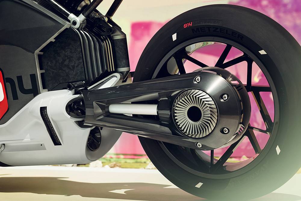 BMW Motorrad Vision DC Roadster เผยทิศทางบิ๊กไบค์ไฟฟ้า BMW