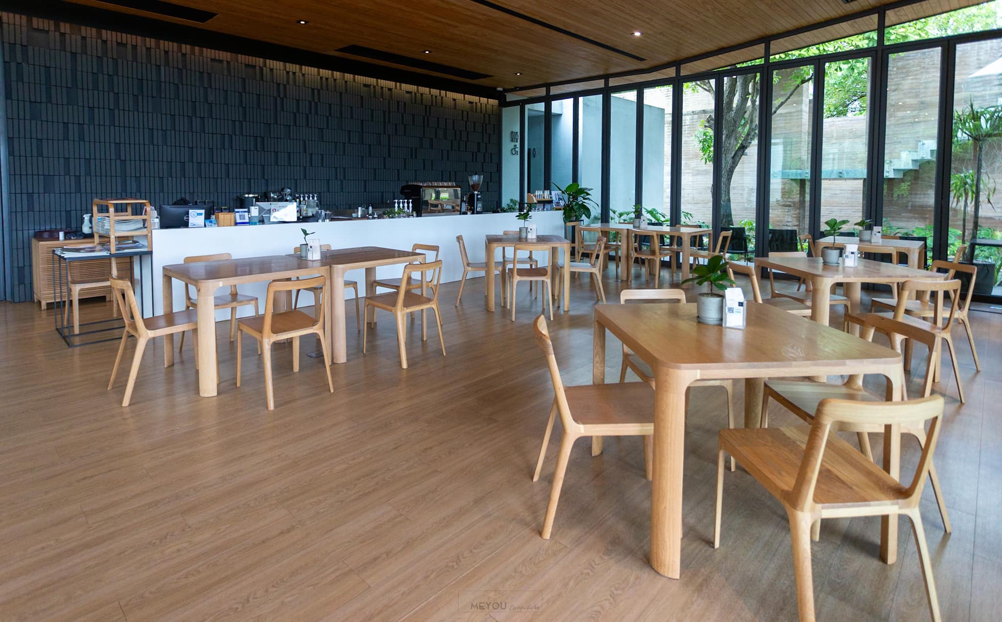 Din Cafe คาเฟ่ริมแม่น้ำแคว คาเฟ่กาญจนบุรี บรรยากาศดี