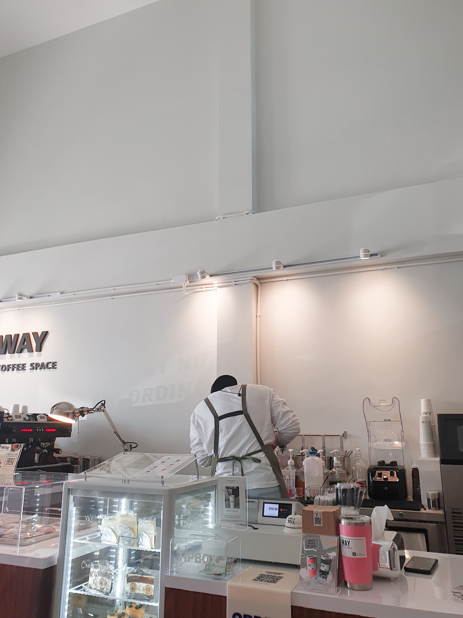 Way coffee space ร้านกาแฟบางบ่อ สไตล์มินิมอล