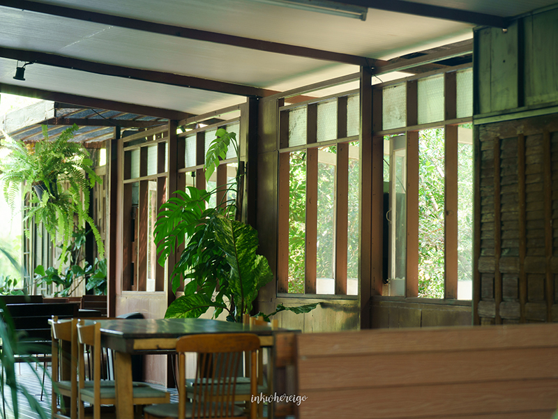 ภพ The Riverside Cafe คาเฟ่สไตล์เรือนไทยริมแม่น้ำท่าจีน