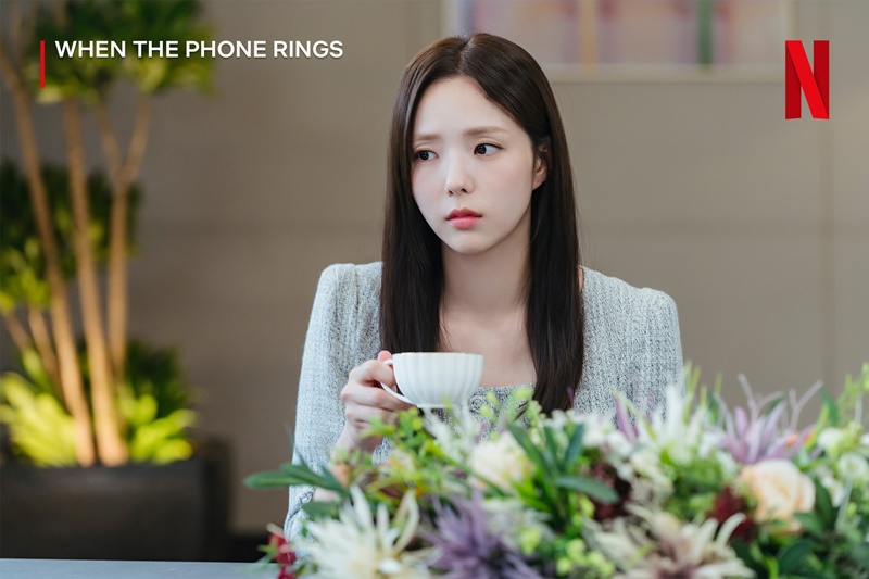 เรื่องย่อ When the Phone Rings Netflix เมื่อเสียงโทรศัพท์ดัง