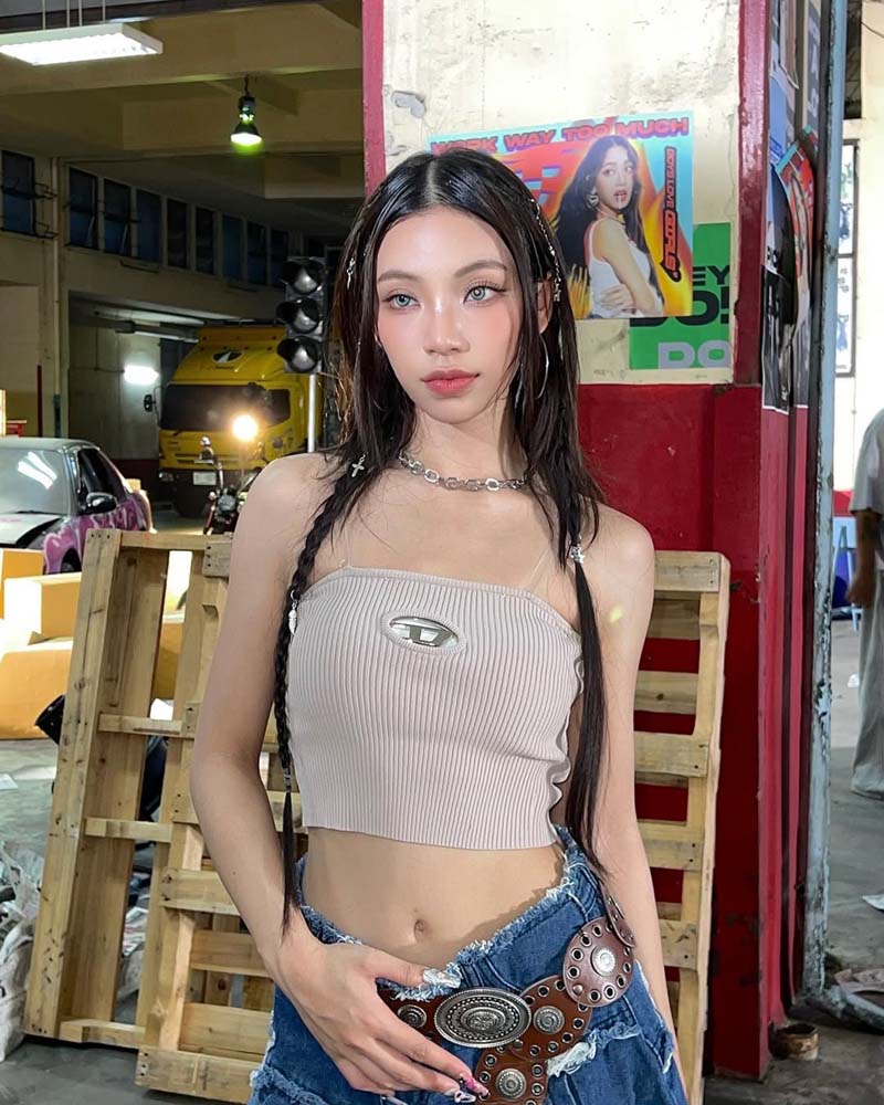 ตาออม 4EVE เปิดโหมดแซ่บ เสิร์ฟบิกินี่ฮอตฉ่าริมทะเล