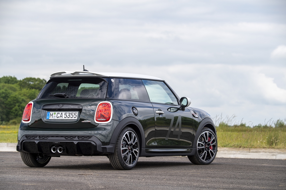 MINI Cooper 60th Anniversary Edition รุ่นพิเศษมีเพียง 740 คันทั่วโลก