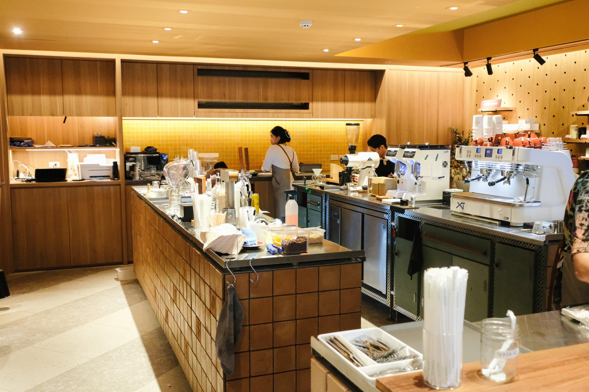 Roots at Ratchathewi คาเฟ่ติด BTS ราชเทวี