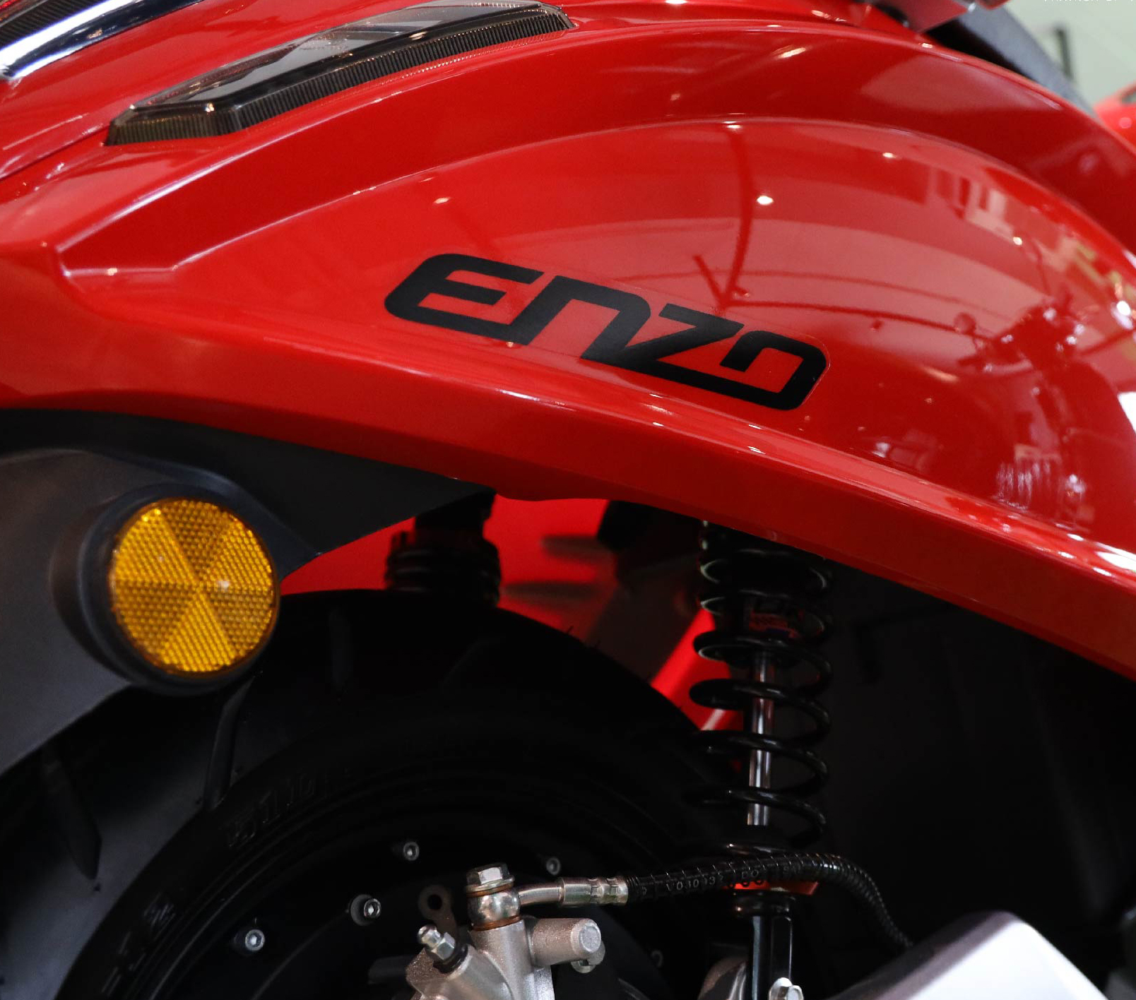 EM Enzo 2023 ราคา 83,000 บาท มอเตอร์ไซค์ไฟฟ้า วิ่งไกล 120 กิโลเมตร