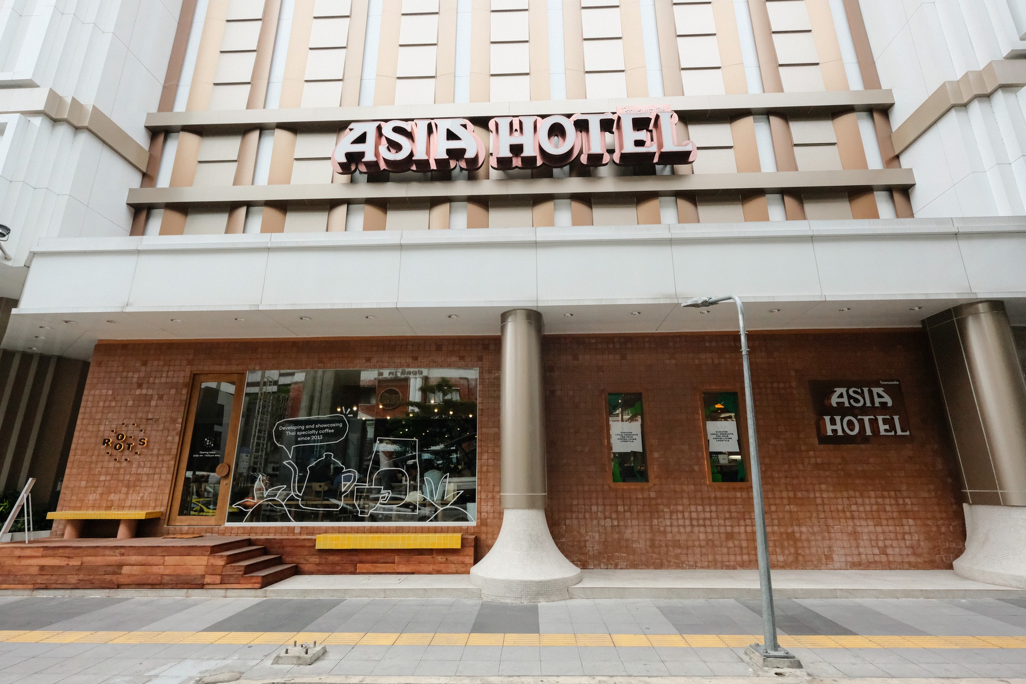 Roots at Ratchathewi คาเฟ่ติด BTS ราชเทวี