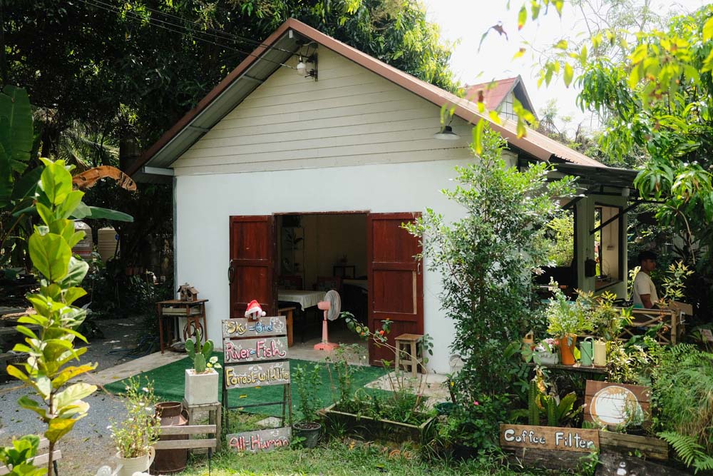 The Tropical Eco-Cafe คาเฟ่สวนผลไม้ ร้านกาแฟ slow bar นครนายก