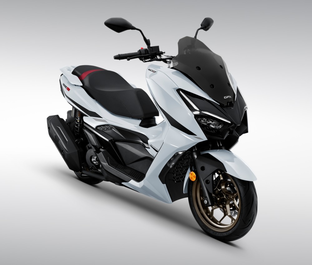 GPX DZ3 มอเตอร์ไซค์ออโตเมติก 300 ซีซี. ราคาเริ่ม 94,800 บาท