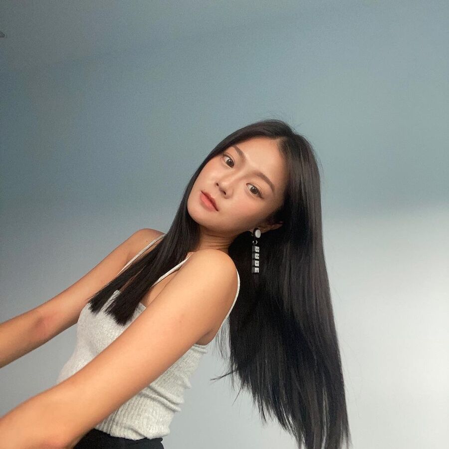 Ting Yang อินฟลูเอนเซอร์สาวจีน กับความแซ่บที่ต้องสะกิดเพื่อน