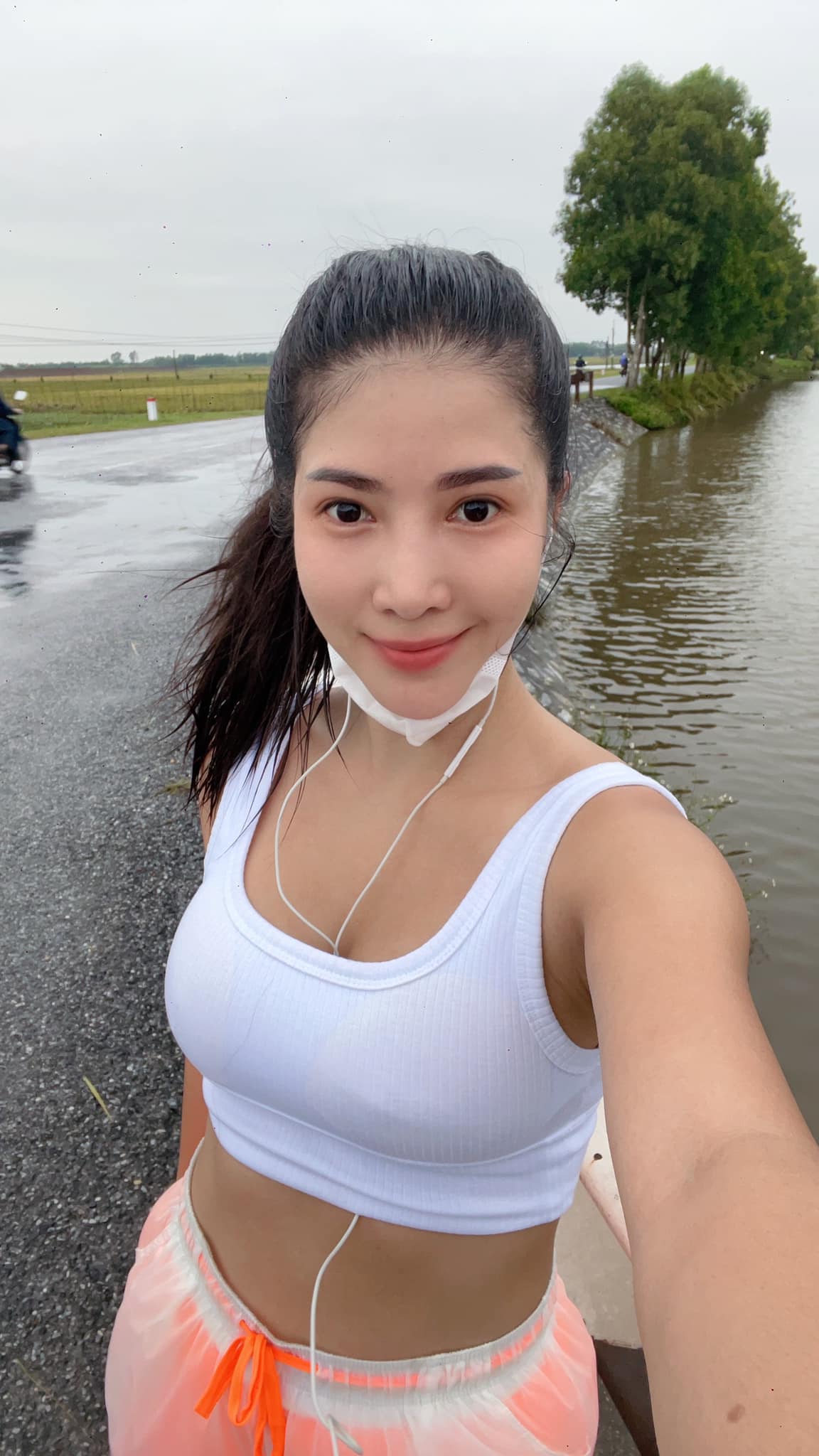 Vu Thi Hong Ha ไอดอลเวียดนามสุดอึ๋ม นางฟ้านักปั่นสุดฮอต