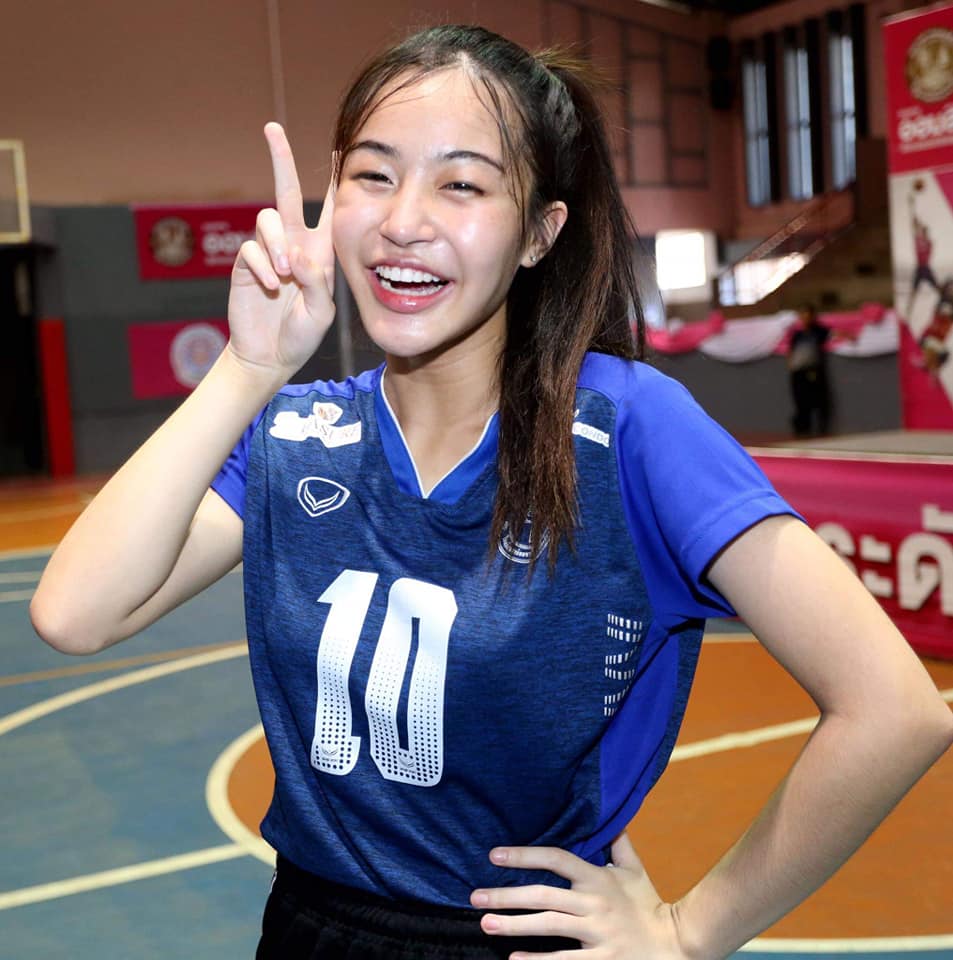เปิดวาร์ป น้องแพร สาวน้อยนักตบลูกยางวัย 16 ที่กุมหัวใจคนดูทั้งสนาม