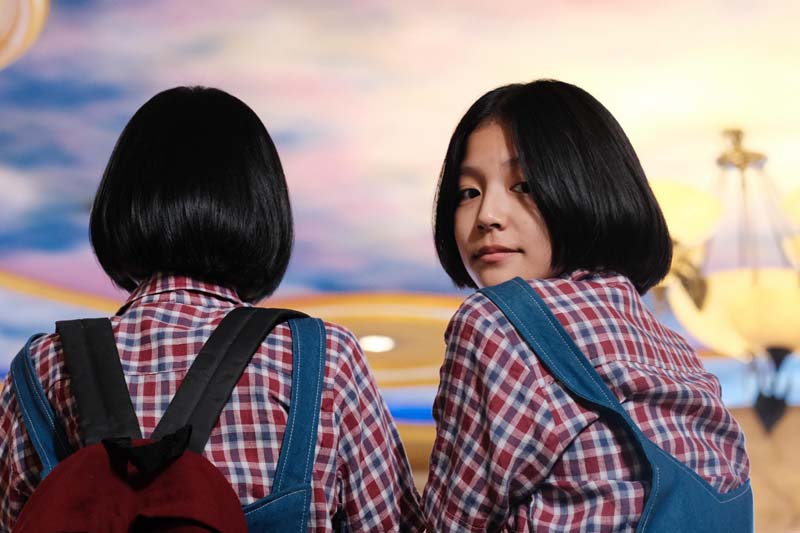 เธอกับฉันกับฉัน รีวิวหนัง You & Me & Me หนังรักวัยรุ่น Y2K ของ GDH