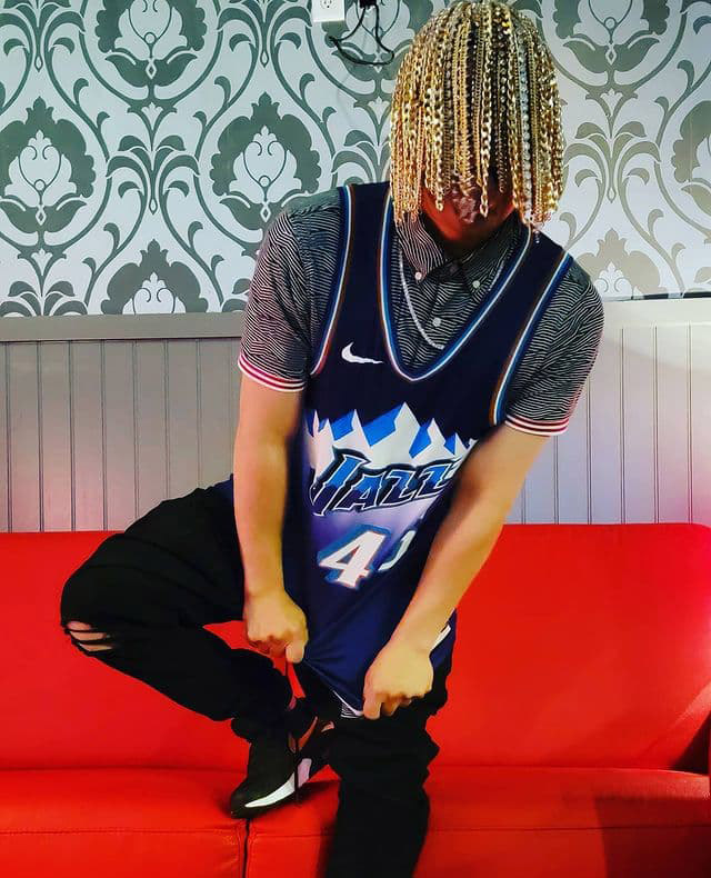 Dan Sur แรปเปอร์เม็กซิกัน ผู้นำเทรนด์ฝังโซ่ทองแทนเส้นผมทั้งหัว