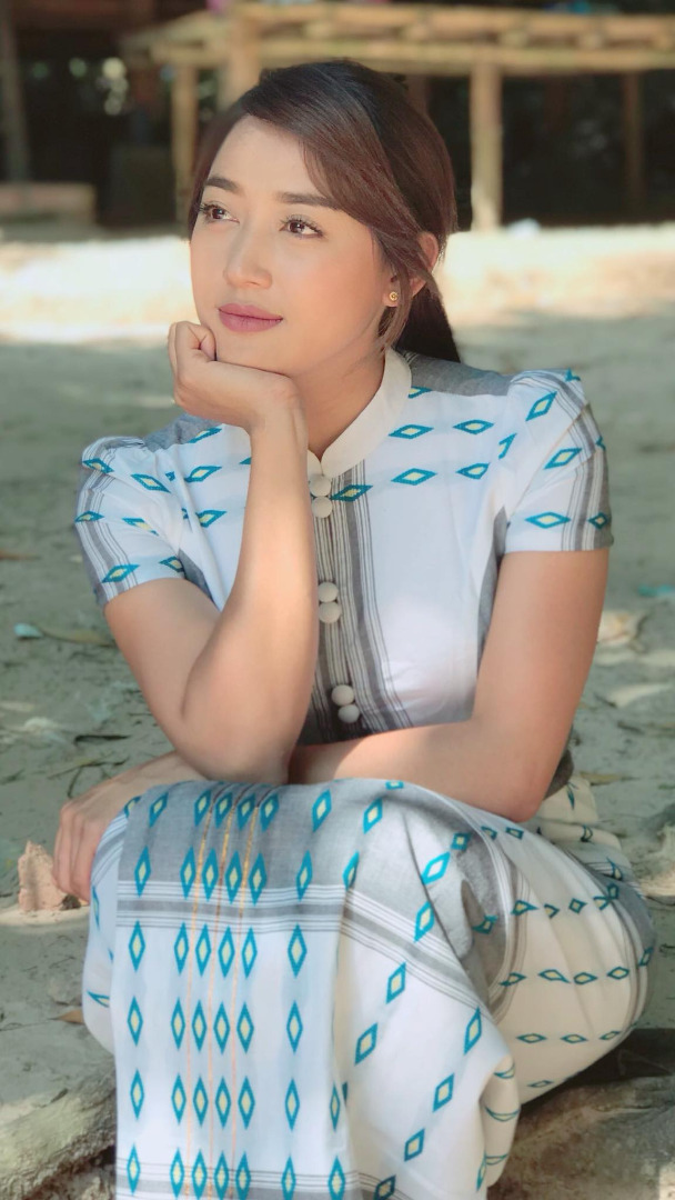 Poe Ei Ei Khant ดาราสาวภรรยาสุดสวย อ่อง ธู ดาวเตะเมียนมา