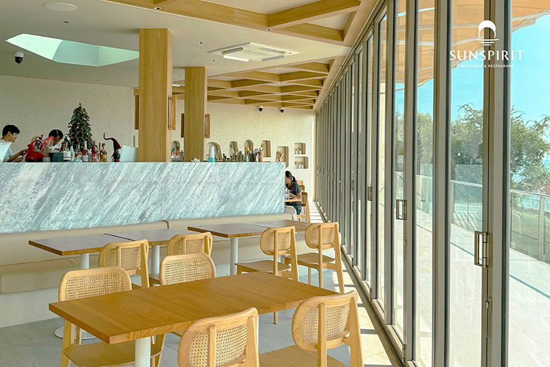 ร้านอาหารริมทะเลใกล้กรุงเทพ 2568 ติดทะเล บรรยากาศดี เช็กเลย