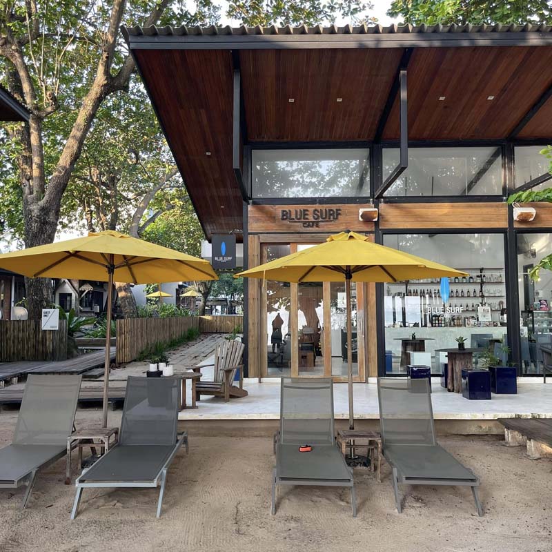 คาเฟ่สิชล BLUE SURF CAFE by Sichon cabana คาเฟ่ริมทะเลสุดชิล
