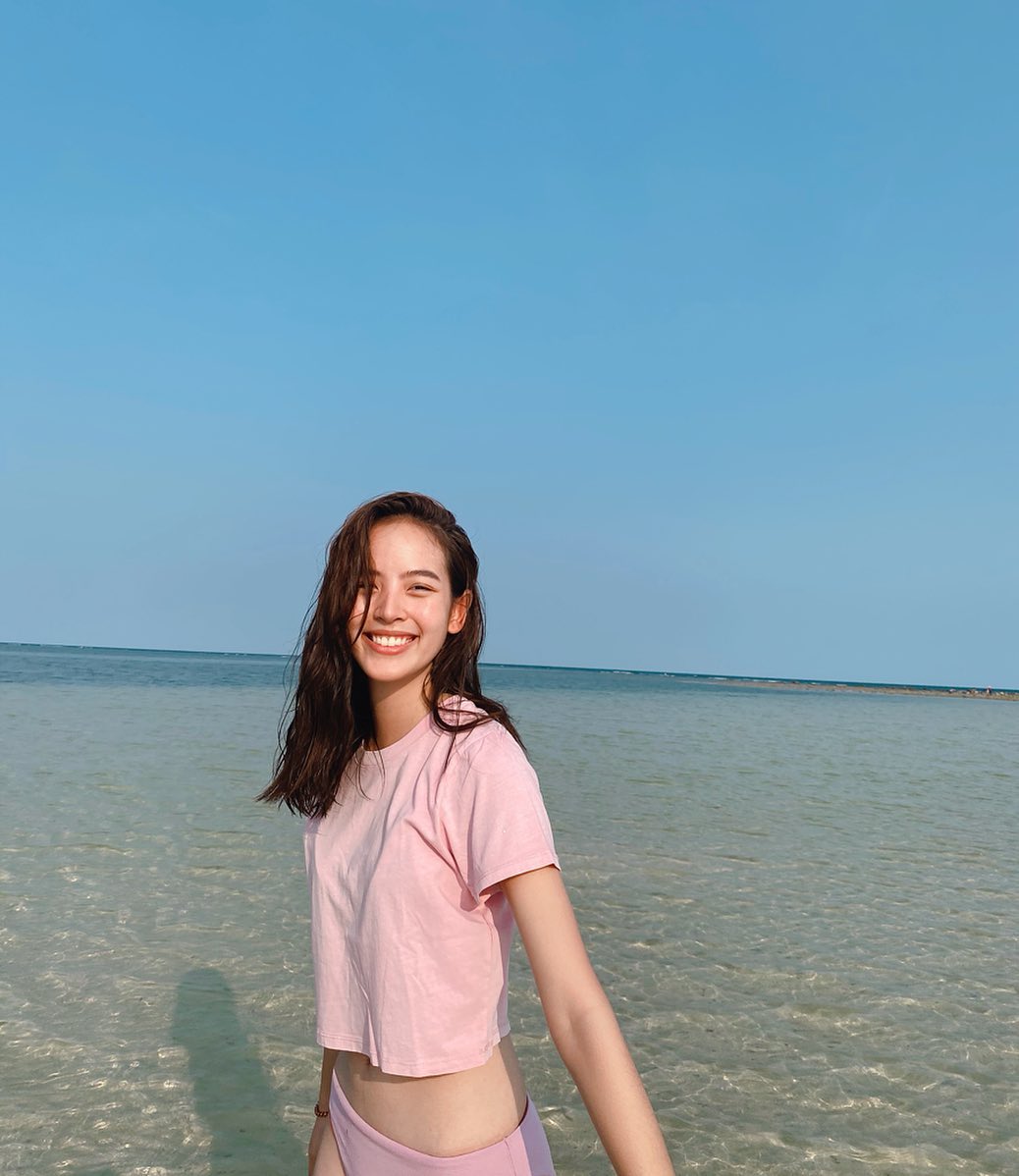 ณิชา ณัฏฐณิชา เช็กอินเกาะสมุย ส่งยิ้มสดใสในชุดว่ายน้ำ โชว์เซ็กซี่แบบเบา ๆ