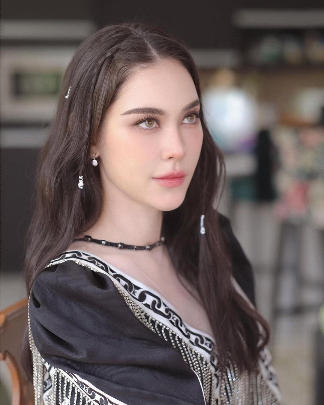 ส่องภาพปาร์ตี้ แมท ภีรนีย์ เจอ ไฮโซพก คาดเป็นต้นเรื่อง จับมือ เท่ากับ ...