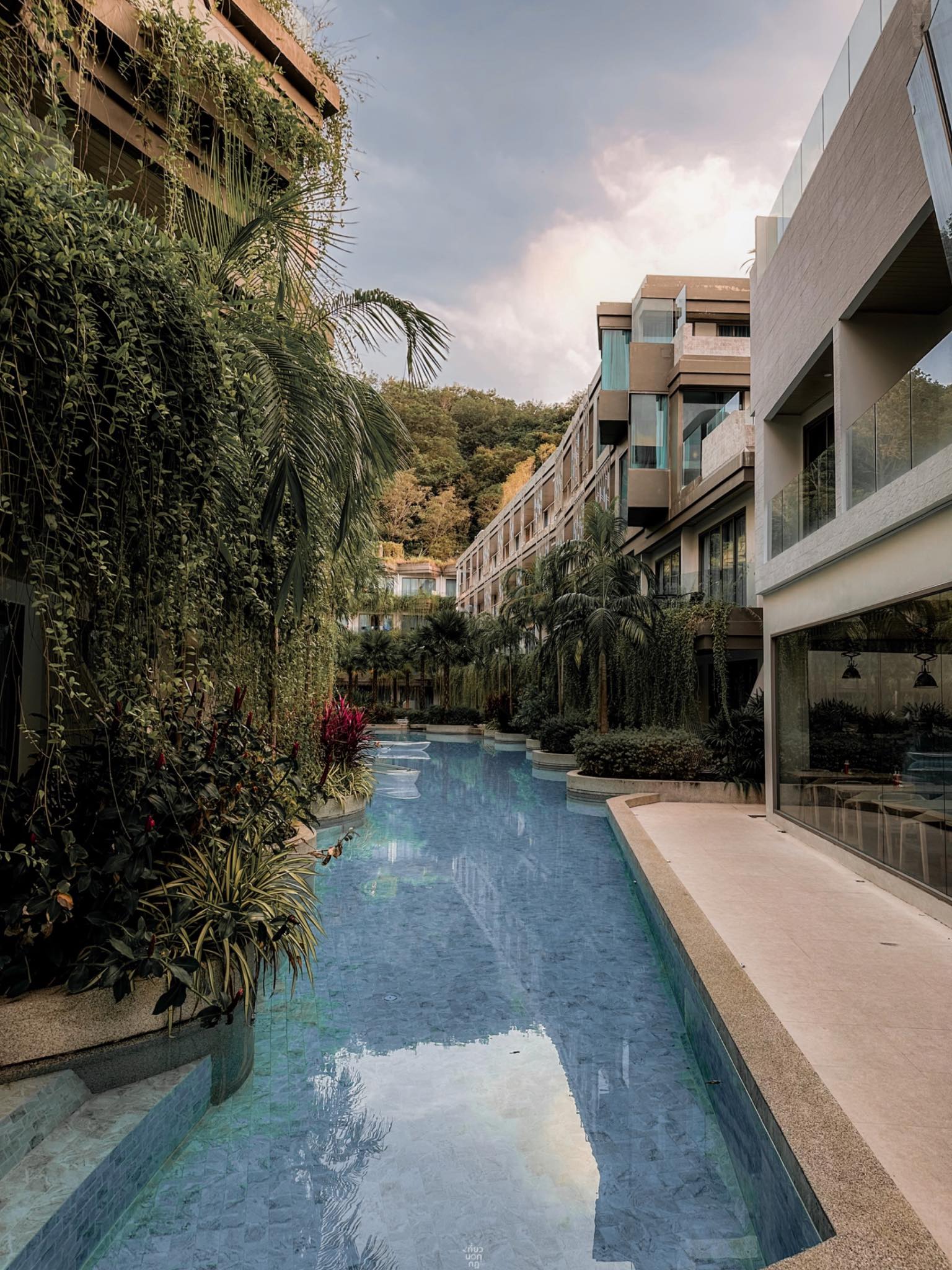 Panwaburi Beachfront Resort โรงแรมภูเก็ต บรรยากาศสุดชิล