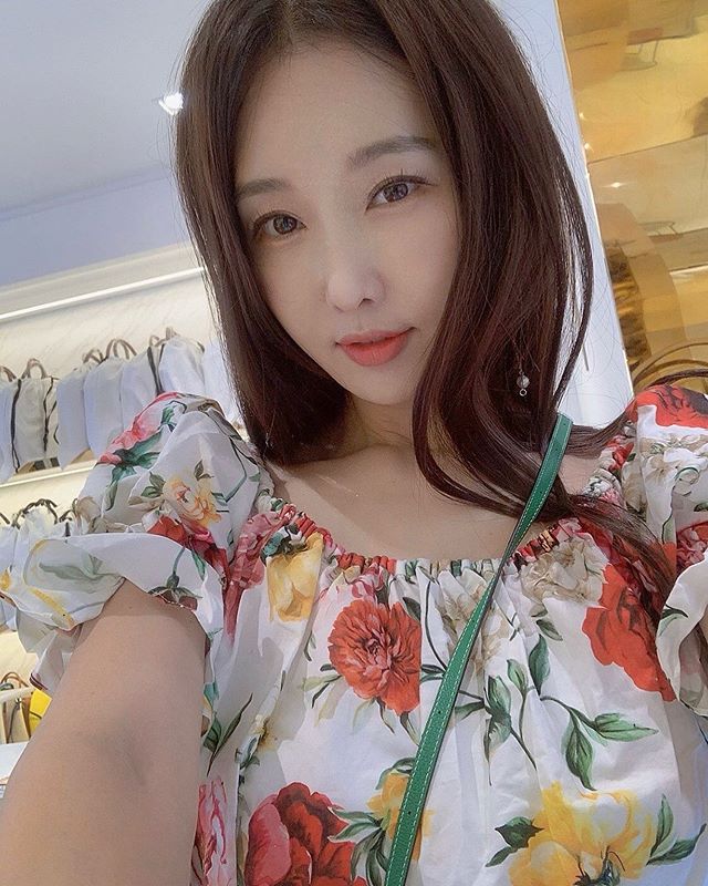 Lee Sujin คุณแม่สุดฮอต 51 แล้ว แต่ยังสวยใสกับวัยรุ่น