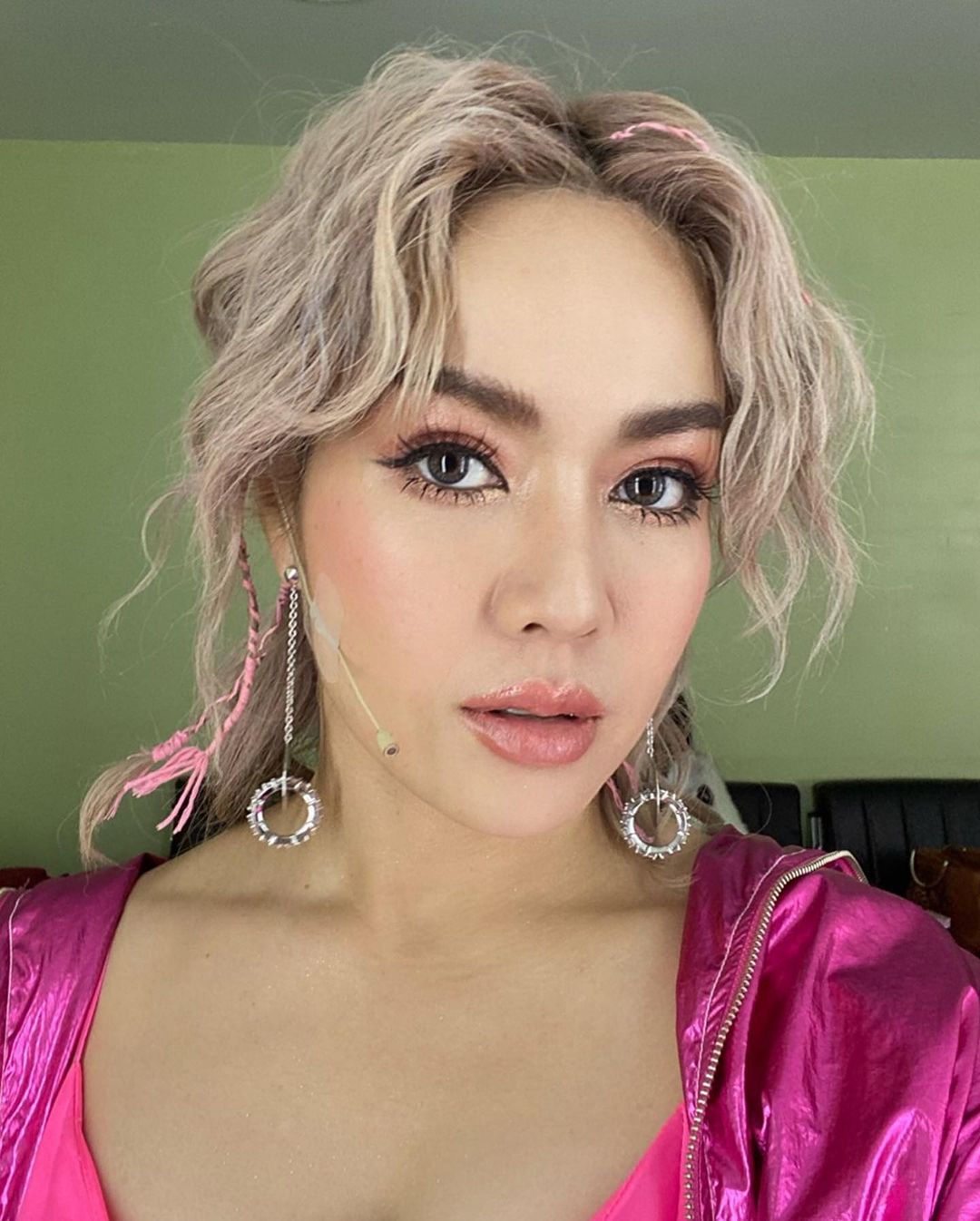 นิว นภัสสร เล่าเหตุร้องไห้เพราะ โต้ง ทูพี อดีตเคยเจ็บหนัก ทำเลิ่กลั่กทั้งรายการ