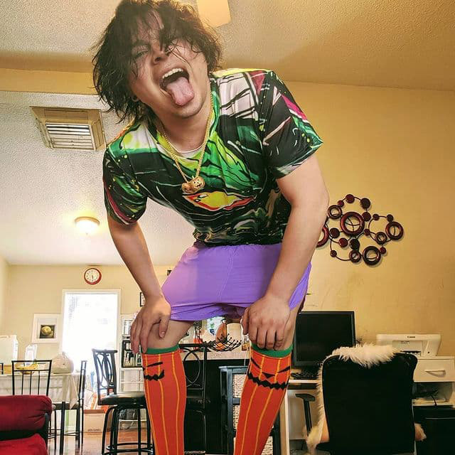 Dan Sur แรปเปอร์เม็กซิกัน ผู้นำเทรนด์ฝังโซ่ทองแทนเส้นผมทั้งหัว