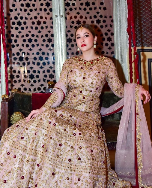 ดาราใส่ชุดส่าหรี เปิดลุคคนดังแต่งชุดอินเดีย อินกระแสคังคุไบฟีเว่อร์