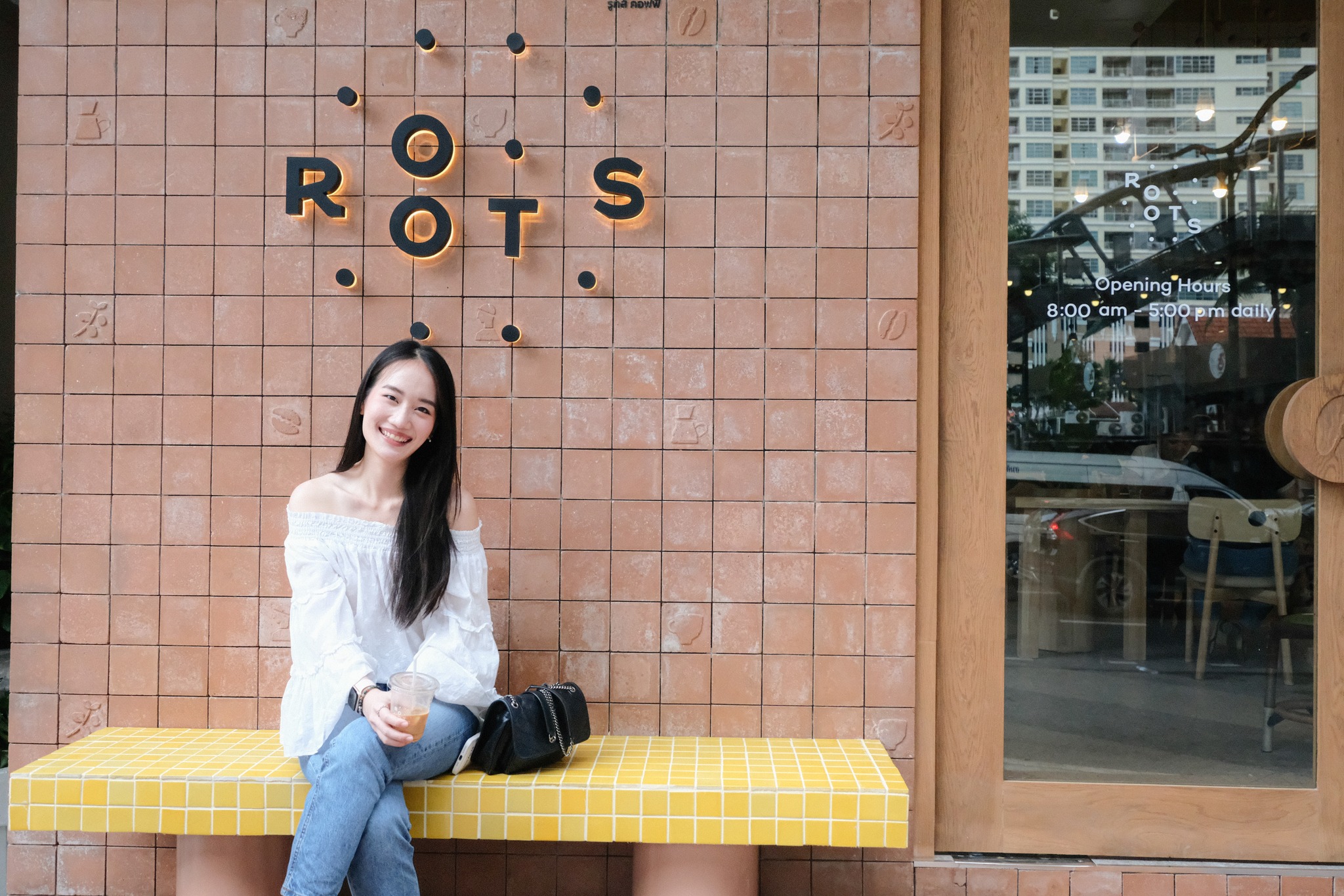 Roots at Ratchathewi คาเฟ่ติด BTS ราชเทวี