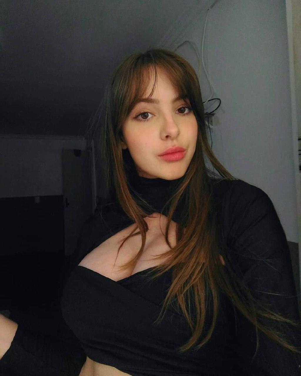 Jhulia Pimentel นางแบบสาวบราซิล ที่กลายเป็นขวัญใจหนุ่ม ๆ ทั่วโลก