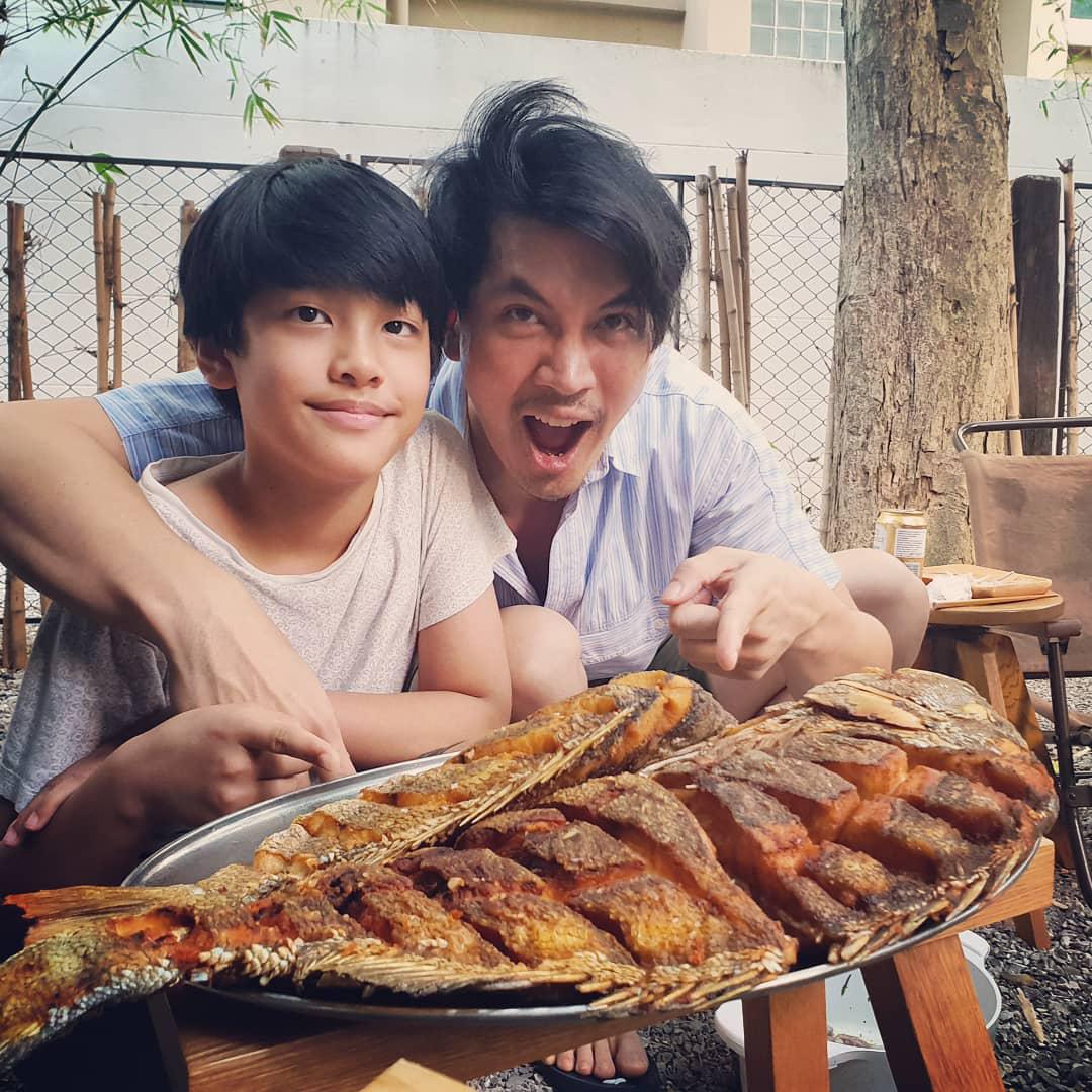 น้องคุน ลูกชาย หน่อย เคน แตกเนื้อหนุ่ม หล่อน่ารัก ยิ้มหวานพาใจละลาย