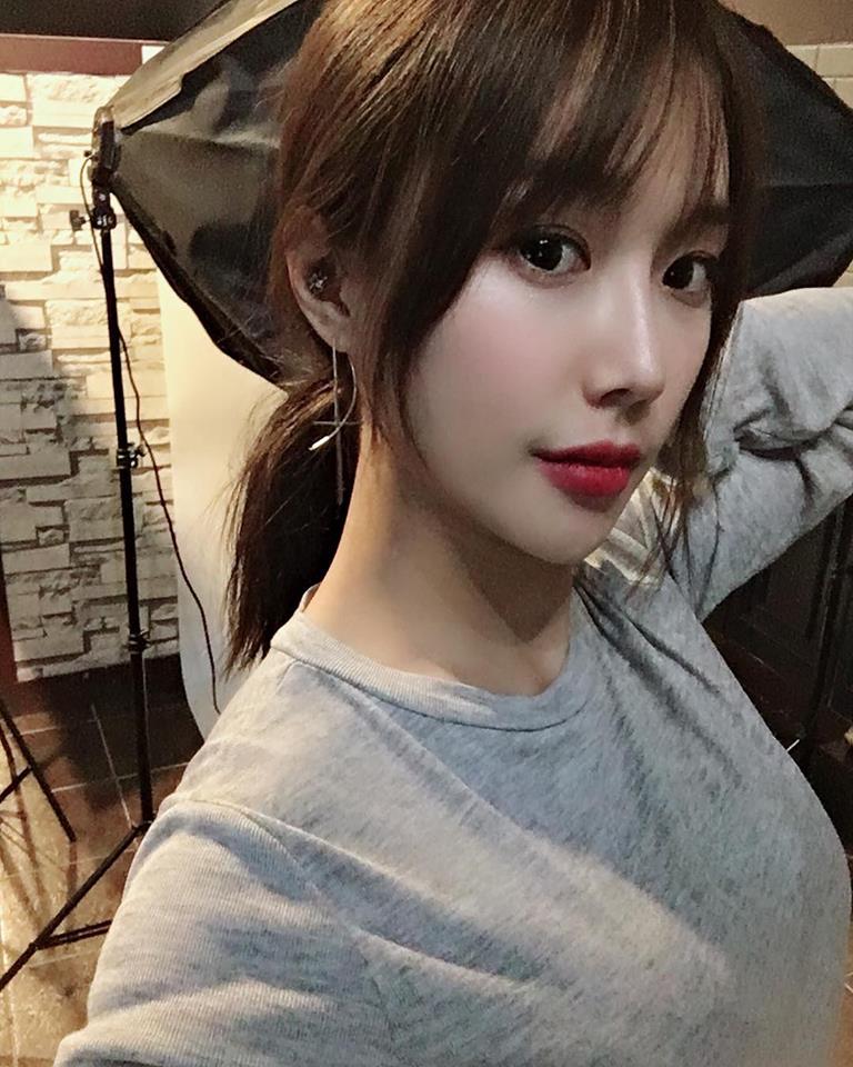 Han Nana ริงเกิร์ลสาวสุดฮอตแดนโสม ดีกรีความเซ็กซี่ Maxim