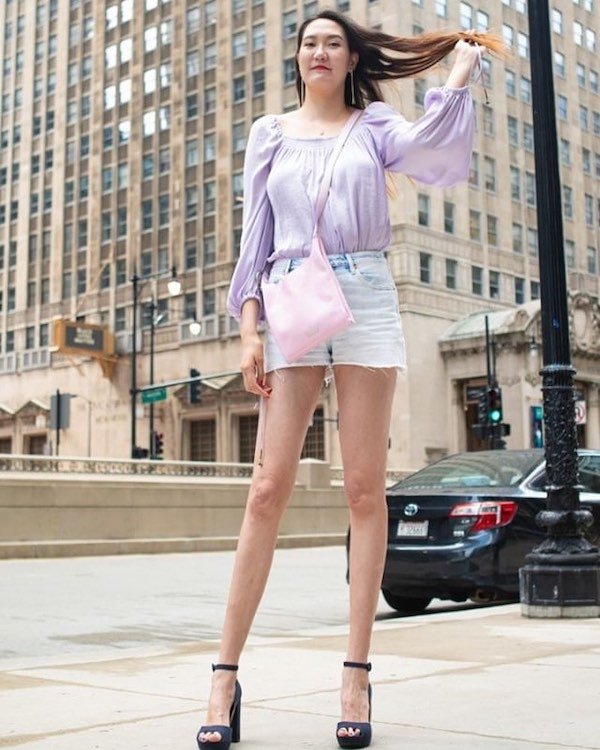 Rentsenkhorloo Bud นางแบบผู้มีขายาวที่สุดในโลก