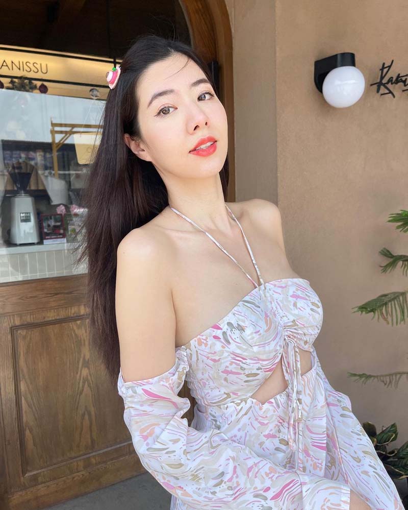 มีน สรัลธร ปล่อยภาพเซ็กซี่ โชว์หน้าท้องขาวเนียน สวยและเซ็กซี่