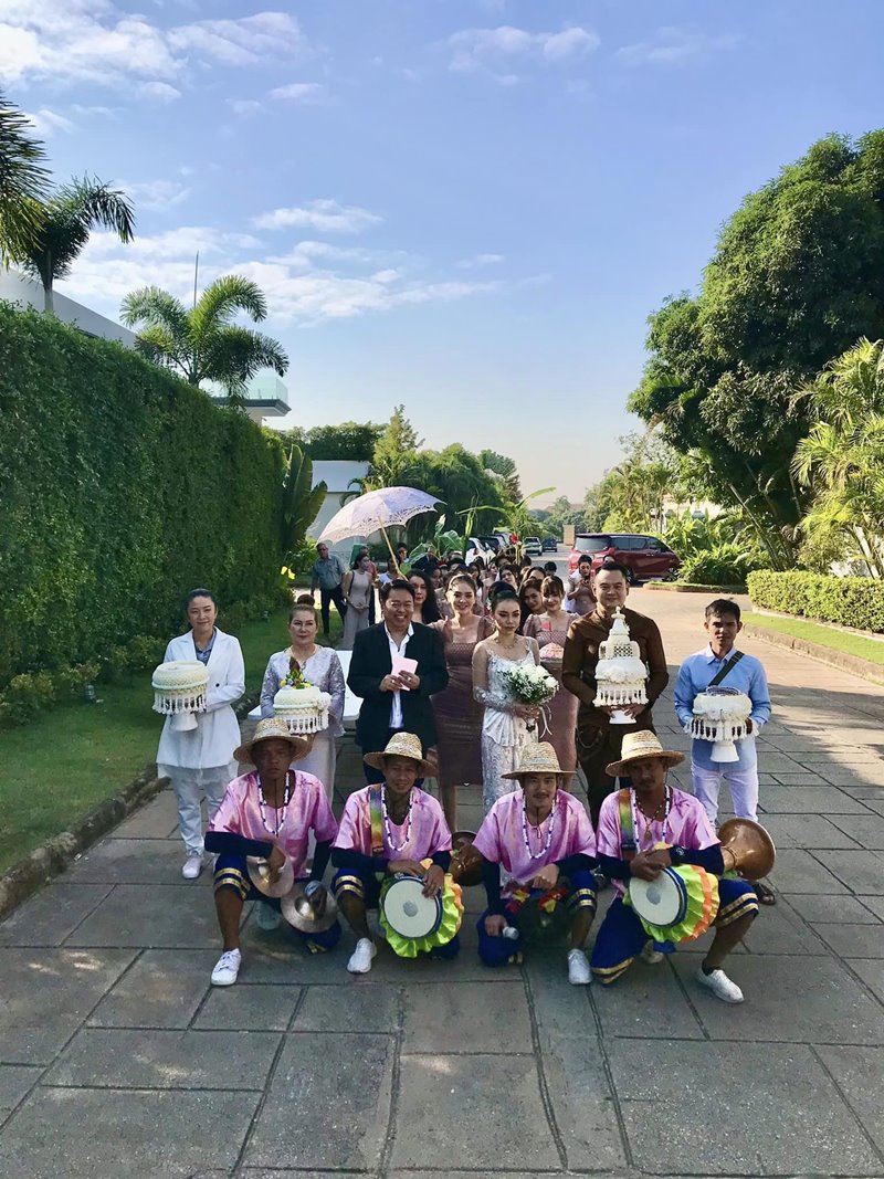 เอ็มมี่ อมลวรรณ ยกขันหมากสู่ขอเจ้าบ่าว เจ้าสาวแดนซ์ม่วนจอยมาก