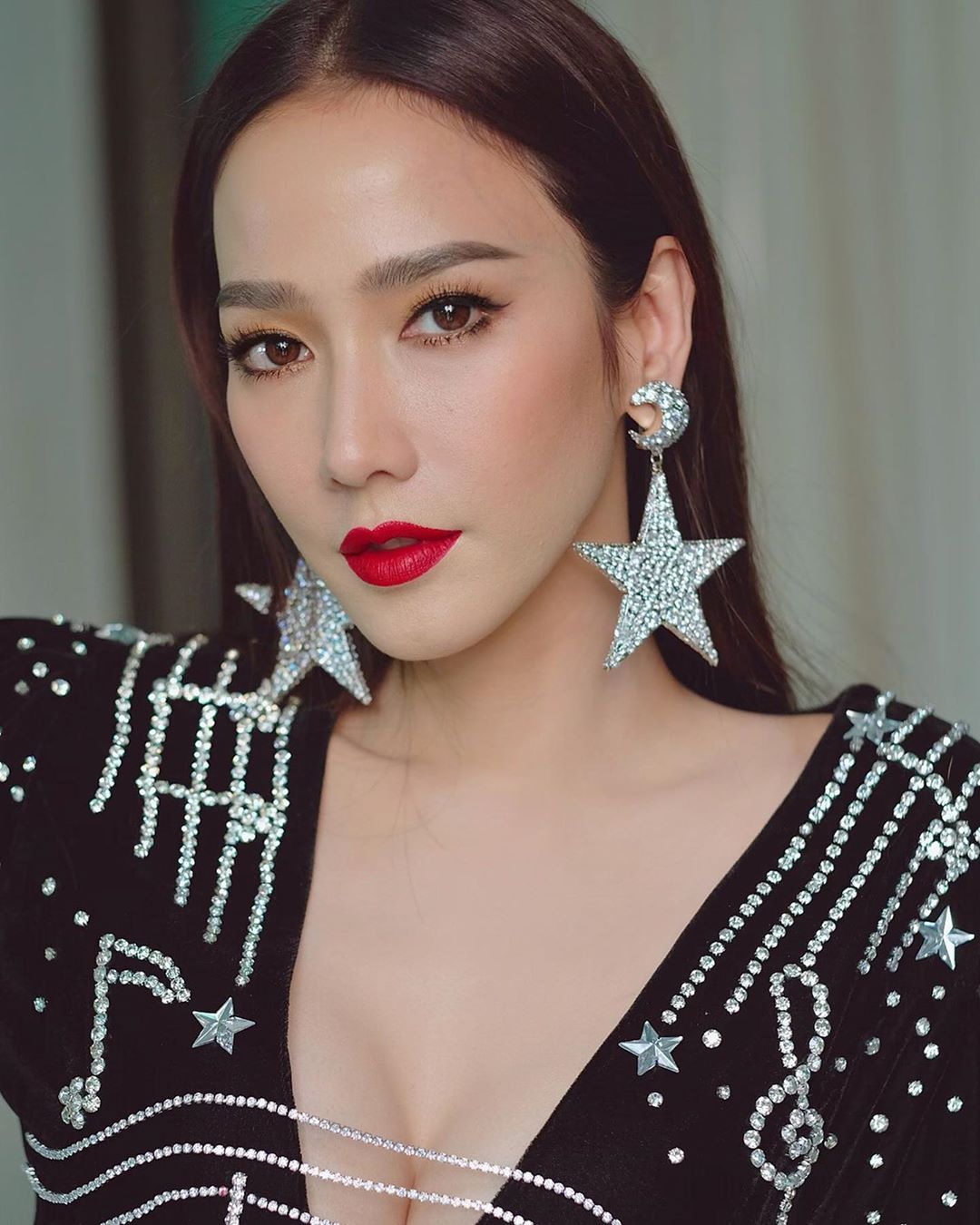 อั้ม พัชราภา บ่นอ้วน-กินขนมเยอะ แต่ยังสวยเป๊ะ จนเพื่อนทวงความยุติธรรม