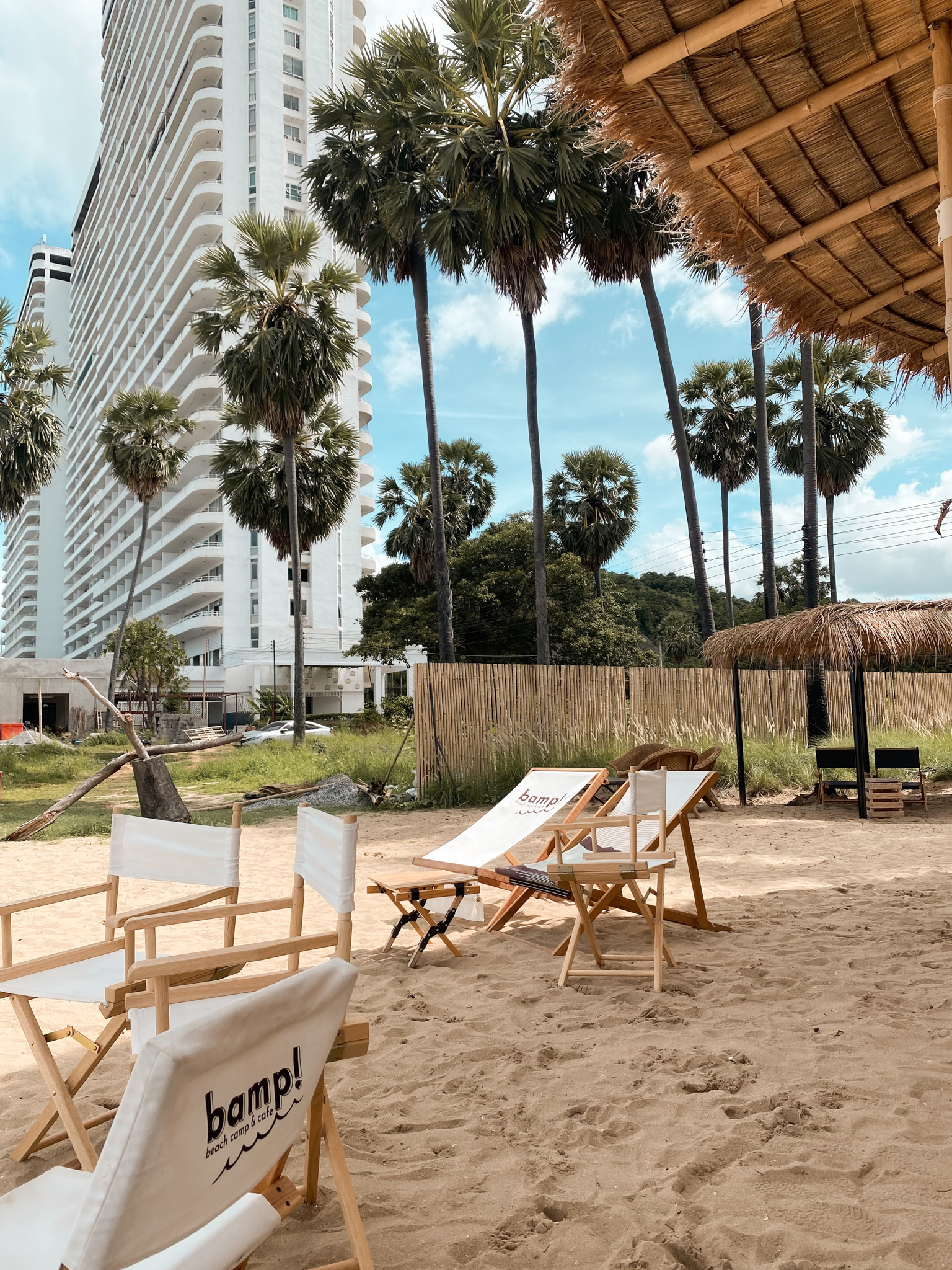 BAMP Beach camp & Cafe คาเฟ่ริมทะเลปราณบุรี