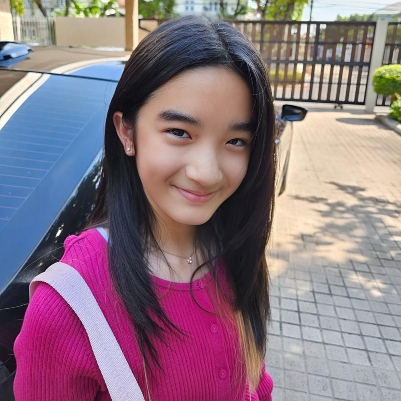 น้องณดา เป็นสาวแล้ว สวยสะพรั่ง อายุแค่ 11 ขวบ แต่สูงมาก แววนางแบบมาเลย