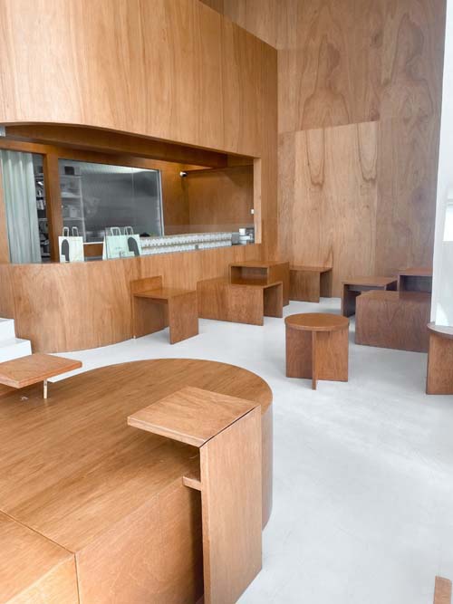 qoofe.cafe คาเฟ่สระบุรี สไตล์มินิมอล