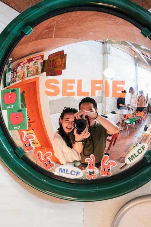 Millilit Cafe คาเฟ่เชียงใหม่ ย่านช้างม่อย สไตล์ Y2K สีสันสดใส