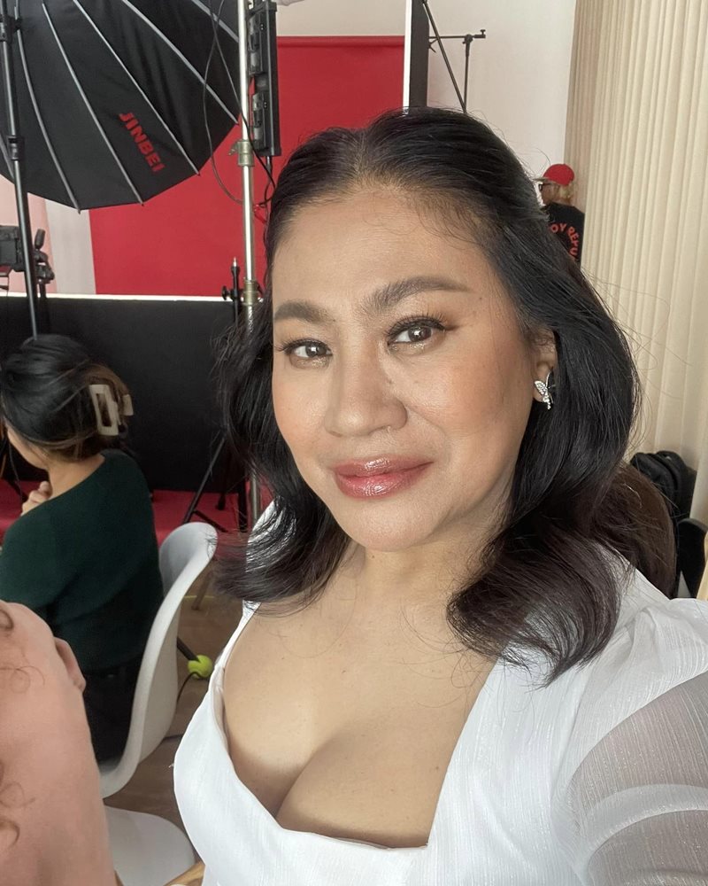 จอย ชวนชื่น ลงรูปโชว์เงินเป็นปึก ๆ แน่นล้นตู้เซฟ คนแห่ชม-เป็นห่วง แต่เอ๊ะ รูปคุ้น ๆ