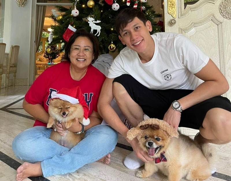 พาย สุนิษฐ์ แฟน มายด์ ลภัสลัล ประวัติผู้บริหารหนุ่มหนุ่ม ทายาท ภิรมย์ภักดี