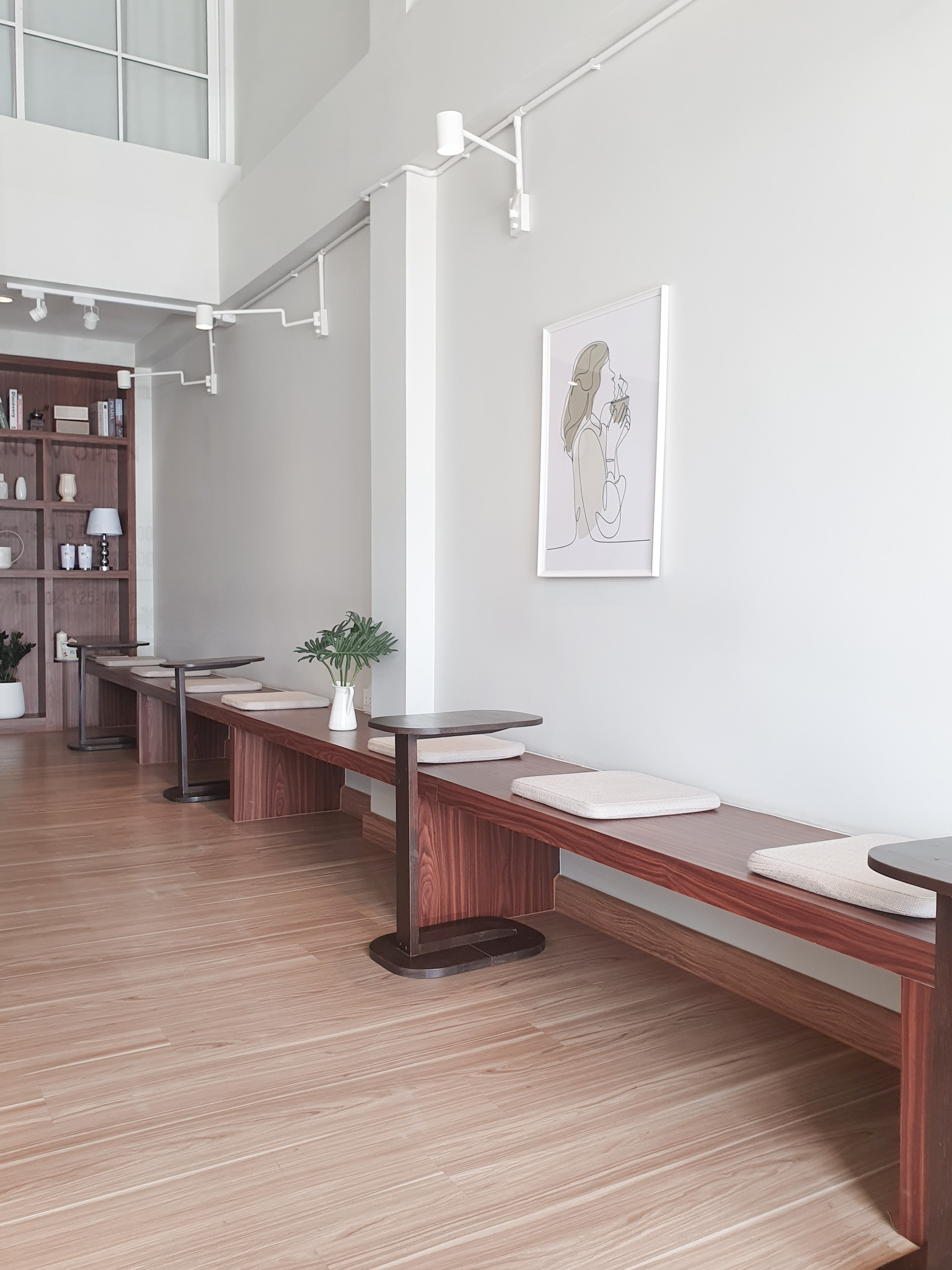 Way coffee space ร้านกาแฟบางบ่อ สไตล์มินิมอล