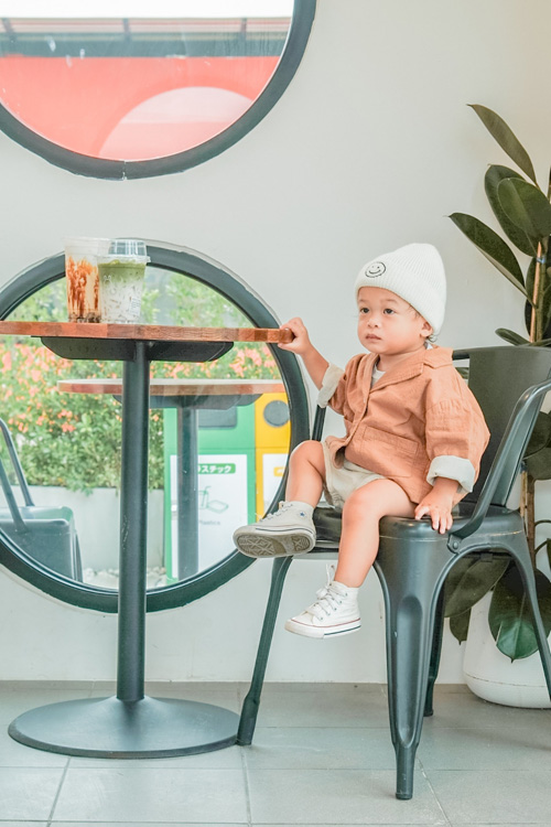 Kita Tea Stand ใกล้ตลาดเจ้าพระยา คาเฟ่สไตล์มินิมอล