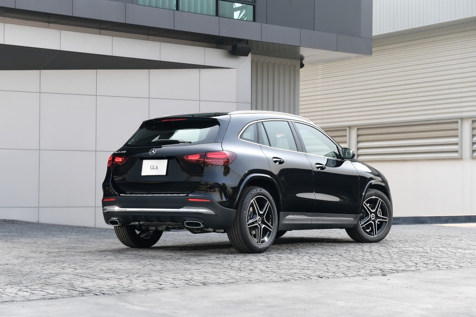 Mercedes-Benz-GLA 2024 ราคา 2,580,000 บาท รถ SUV พรีเมียม 5 ที่นั่ง