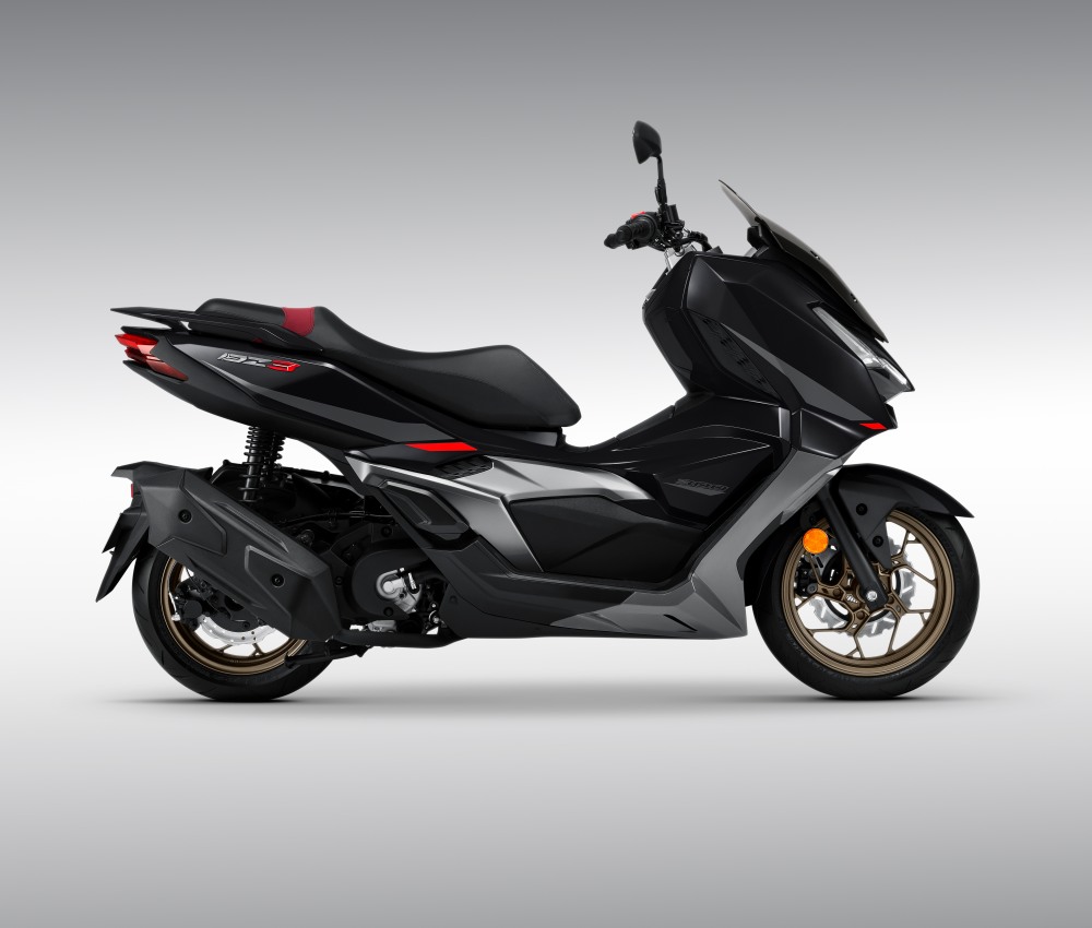 GPX DZ3 มอเตอร์ไซค์ออโตเมติก 300 ซีซี. ราคาเริ่ม 94,800 บาท