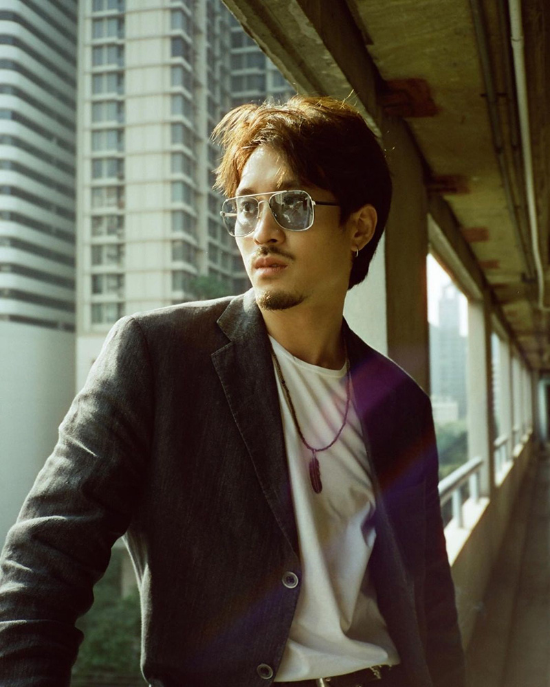 เฟย ภัทร เที่ยวทะเล ยังไงให้แซ่บ ปลดกระดุมหมดโชว์ซิกแพกแน่นเปรี๊ยะ