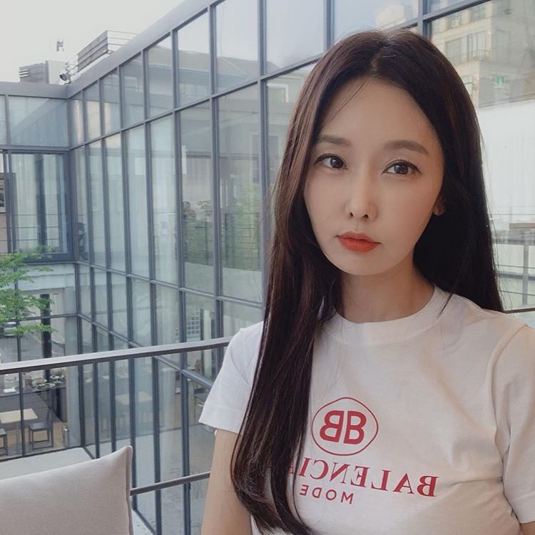 Lee Sujin คุณแม่สุดฮอต 51 แล้ว แต่ยังสวยใสกับวัยรุ่น