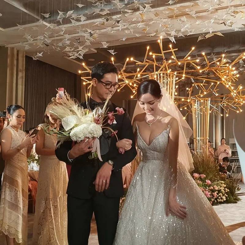 งานแต่ง เวียร์ วิกกี้ กับโมเมนต์ First Dance ของบ่าวสาว งดงามเหมือนใน ...