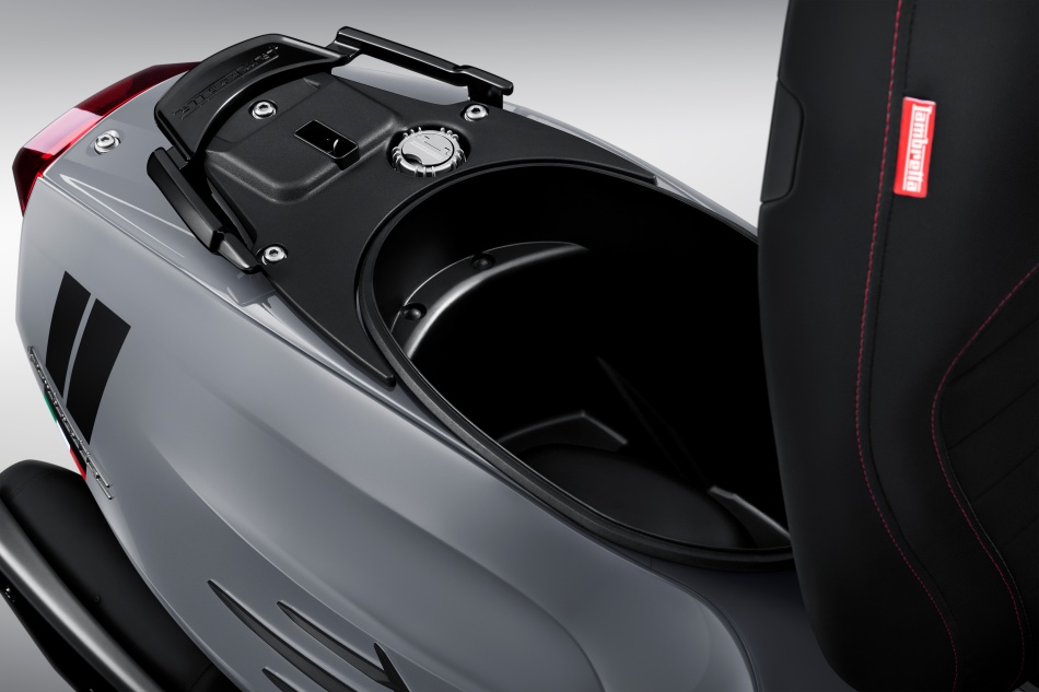Lambretta V200 Gp 2023 ราคา 109 000 บาท รถมอเตอร์ไซค์ออโตเมติก 170 ซี ซี